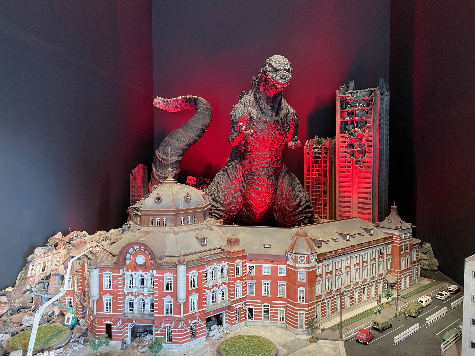 Zip line into World's First Life-Size Godzilla on Awaji Island, Hyogo ...